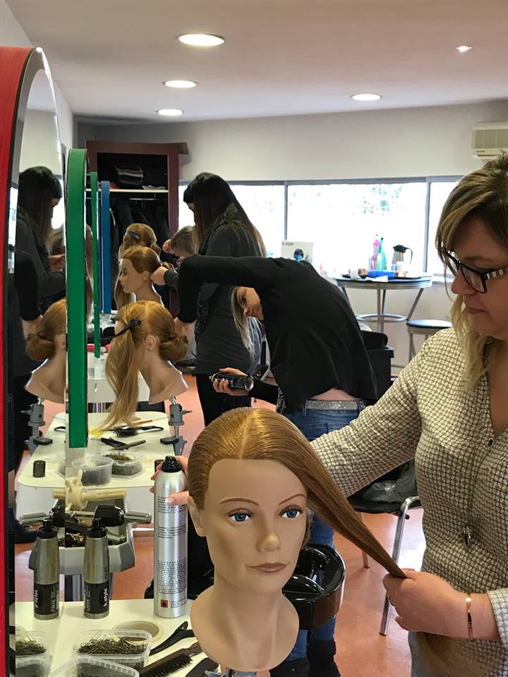 Formation Chignons par Pivot Point chez Ascolex Cosmetics - ASCOLEX